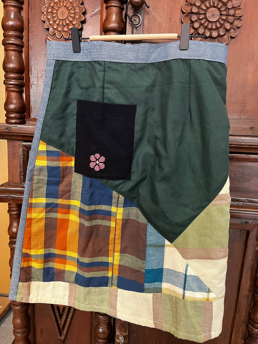 SKIRT: RETASO M16 w/ pocket black flowers – DESIGNS BY MARIE